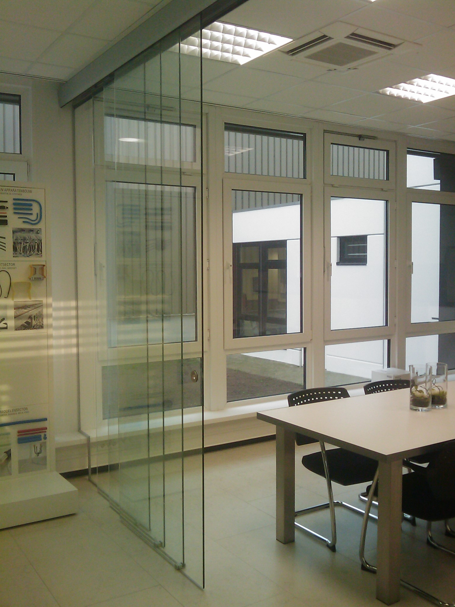 V-2300 TELESCOPICO SINCRO 3 VIE | Metalglas app